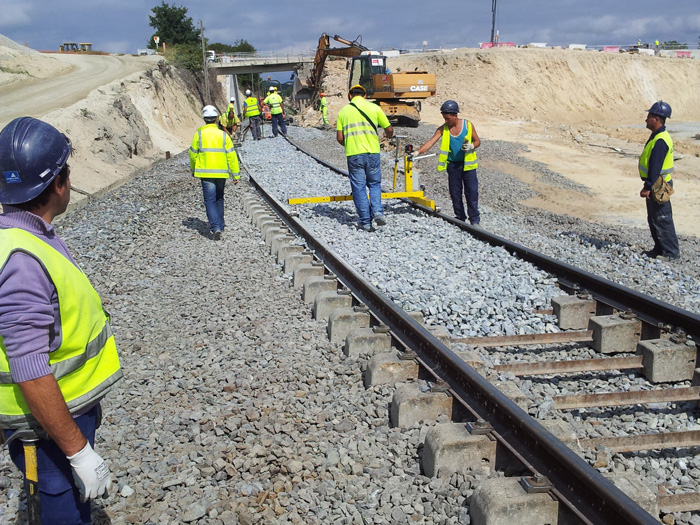 Trabajos en vía - Opema